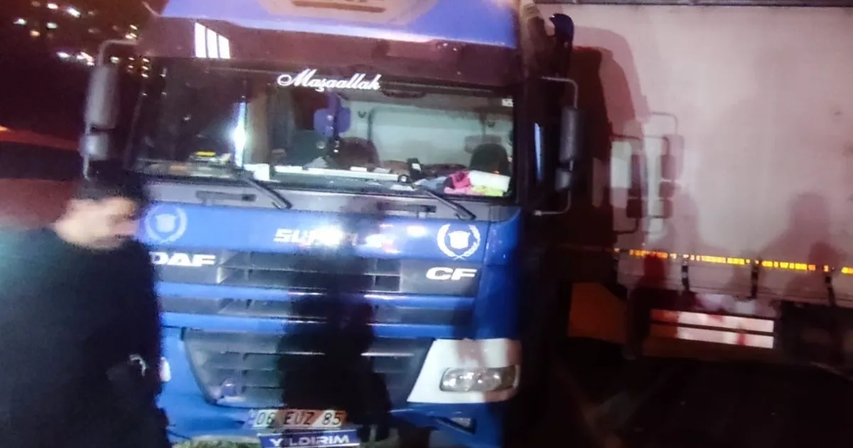 Bursa-Gemlik yolunda TIR kazası! Trafik durdu, kilometrelerce kuyruk ...