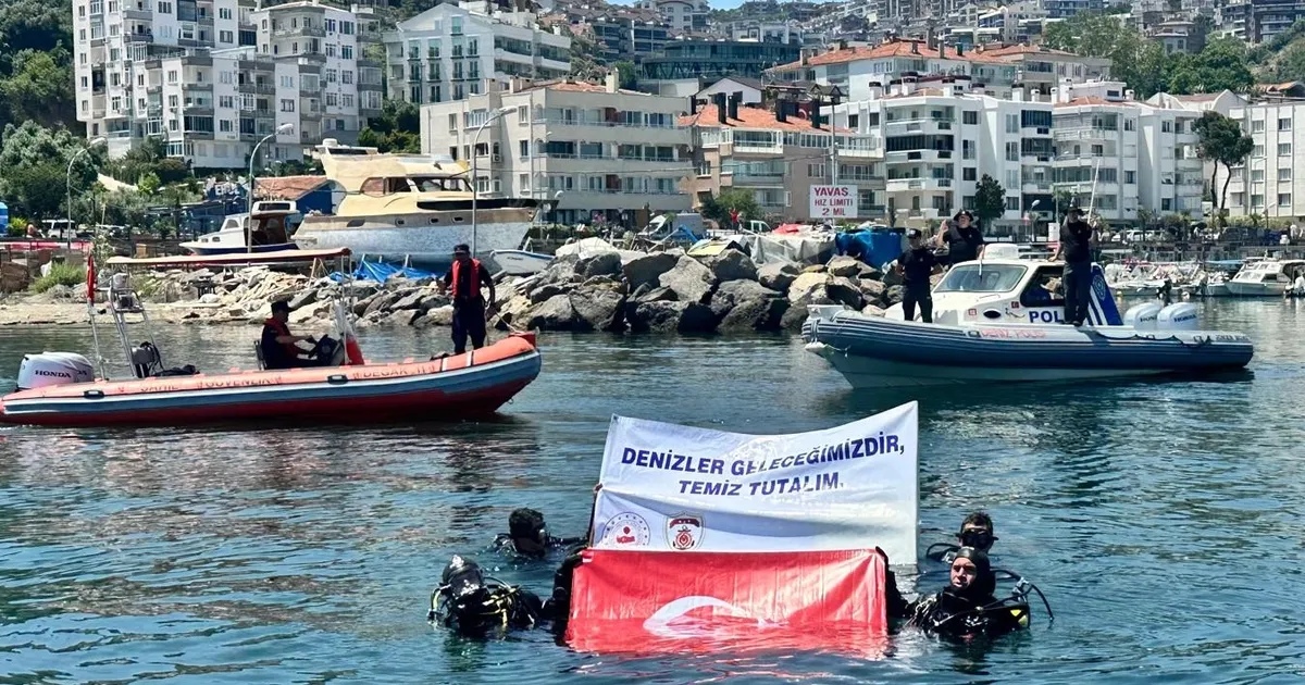 Bursa'da polis bu kez mavi vatan için temizlik operasyonu yaptı - Bursa ...