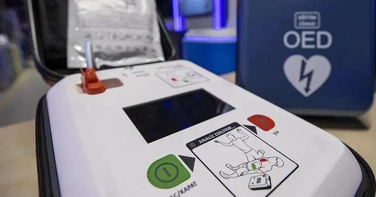 Sağlık Bakanı Kemal Memişoğlu hayat kurtaran müdahalede OED cihazına ...