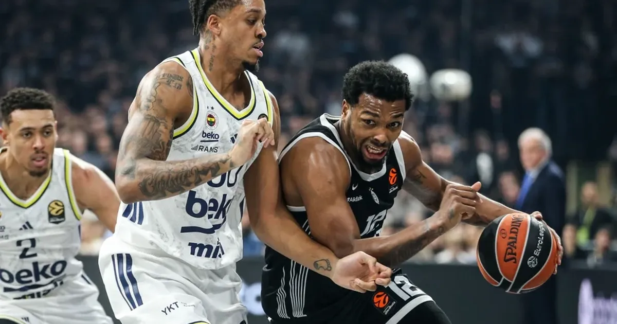 Partizan'dan 1. Murad için skandal pankart: Fenerbahçe'den maç biter ...