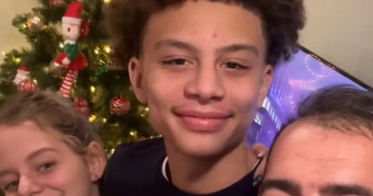 Defne Joy Foster'ın oğlu Can Kılıç Solmaz kocaman oldu! - Bursa Hakimiyet