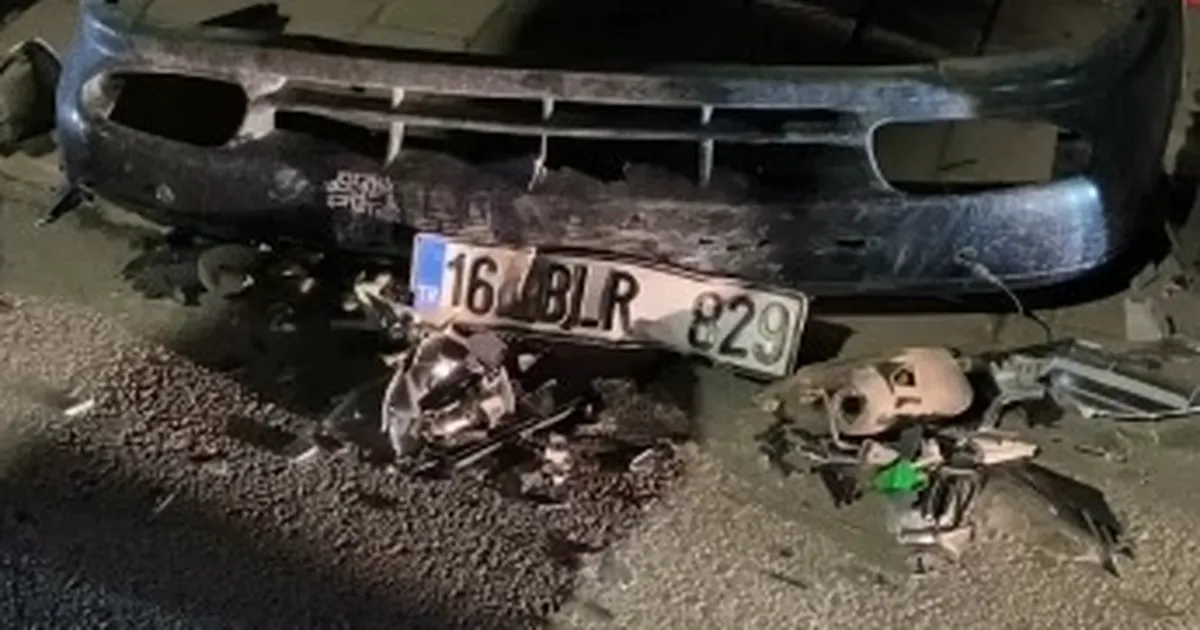 Bursa'da otomobil ile motosiklet çarpıştı! 17 yaşındaki sürücü ...