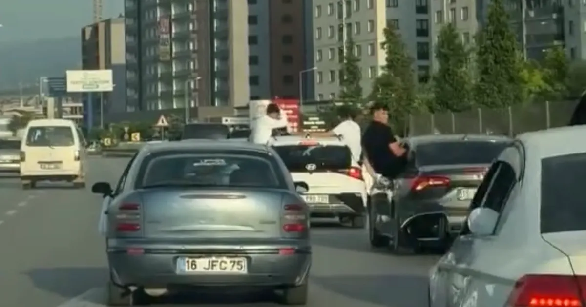 Bursa'da düğün konvoyunda tehlikeli yolculuk! - Bursa Hakimiyet