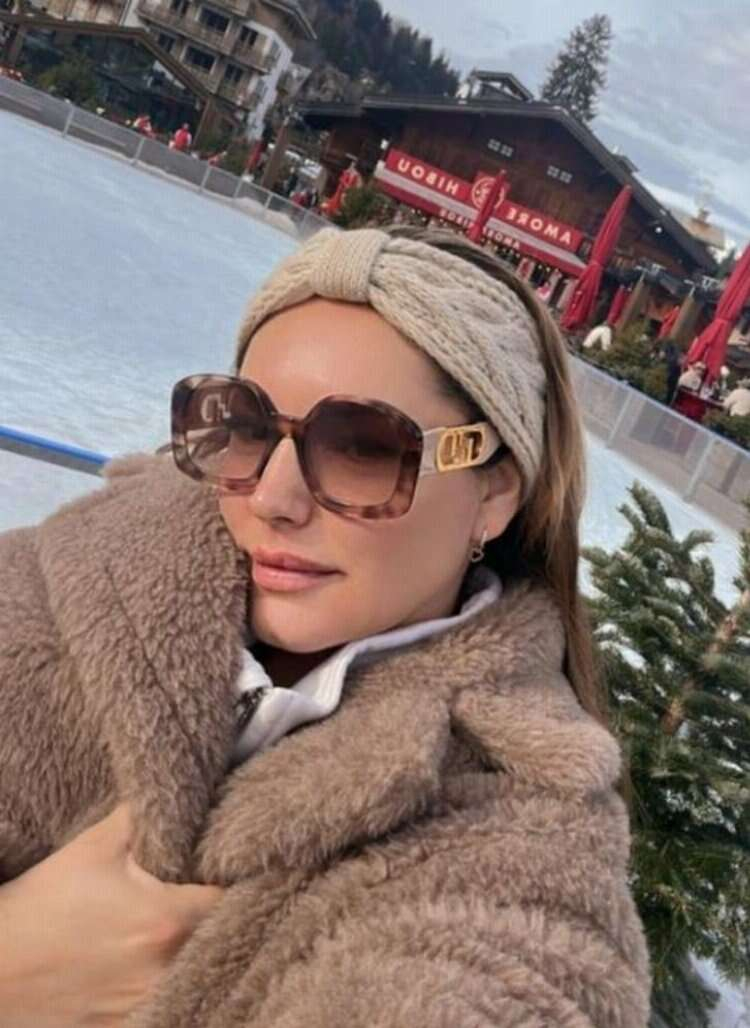 Kelly Brook son haliyle dikkat çekti - Bursa Hakimiyet
